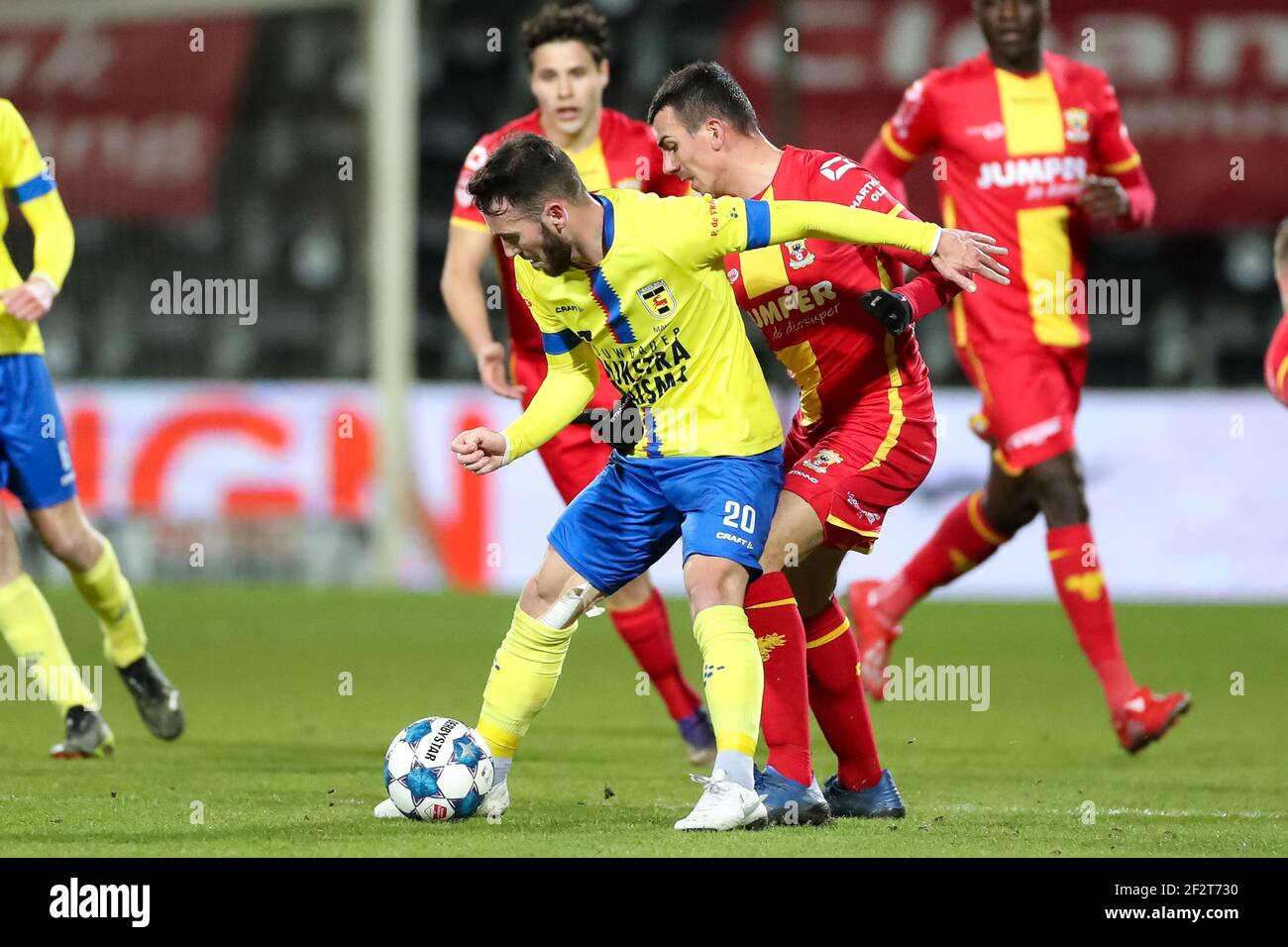 DEVENTER, NETHERLANDS - MARCH 12: Robin Maulun of SC Cambuur and ...
