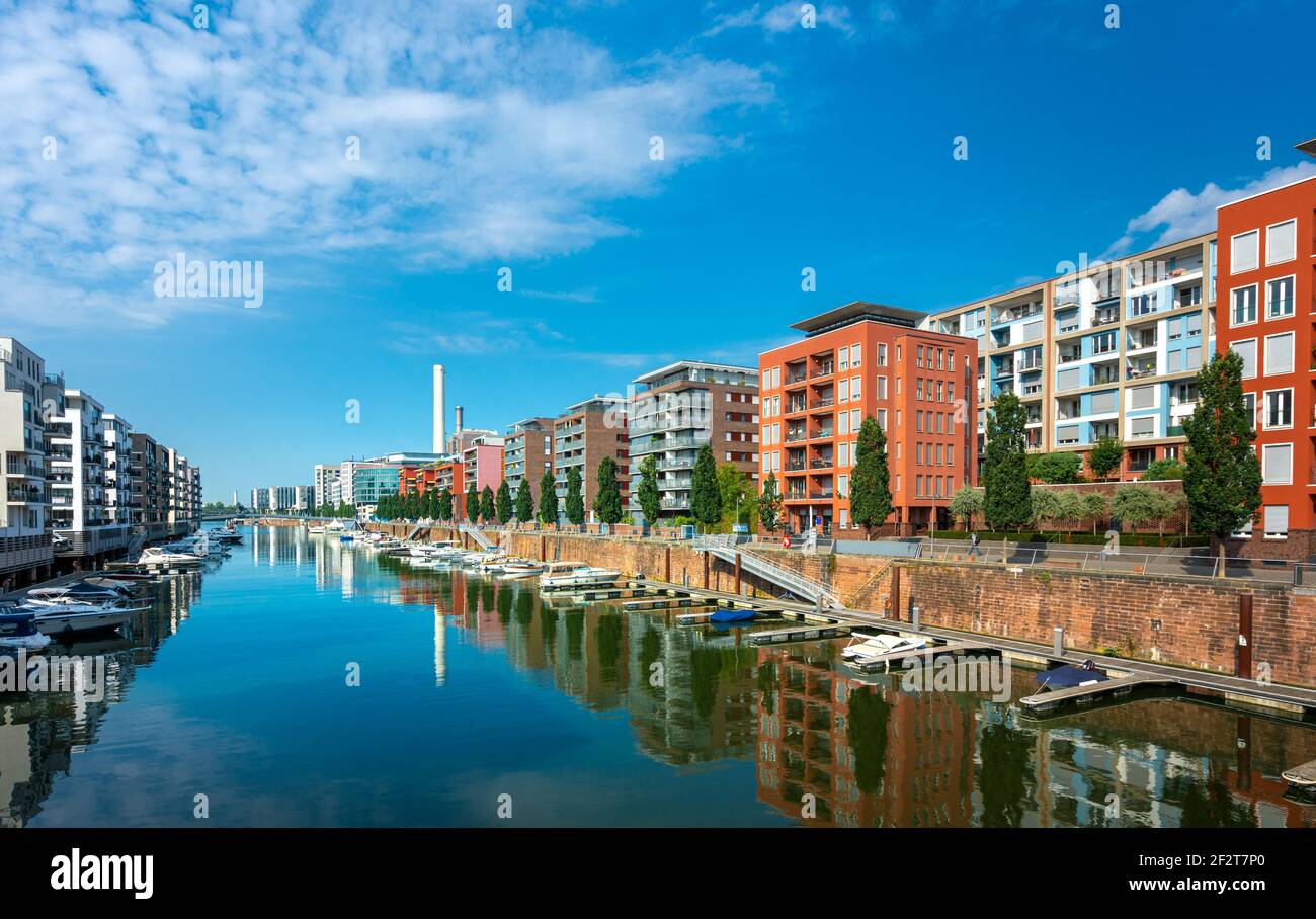 Luxury quarters with jetty at Frankfurt Westhafen, Hesse, Germany Stock ...