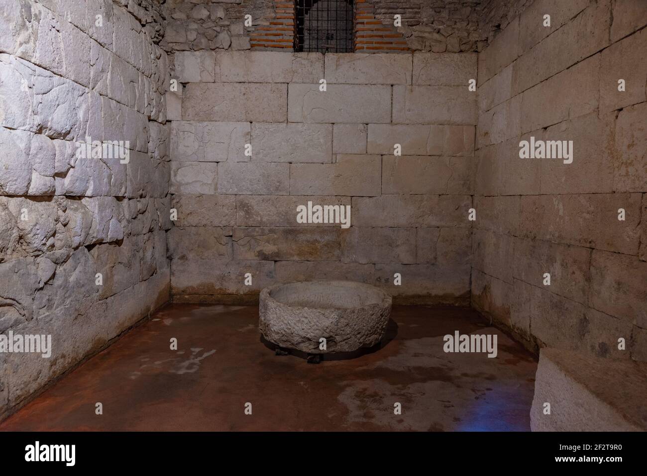 Subterranean vaults hi-res stock photography and images - Alamy