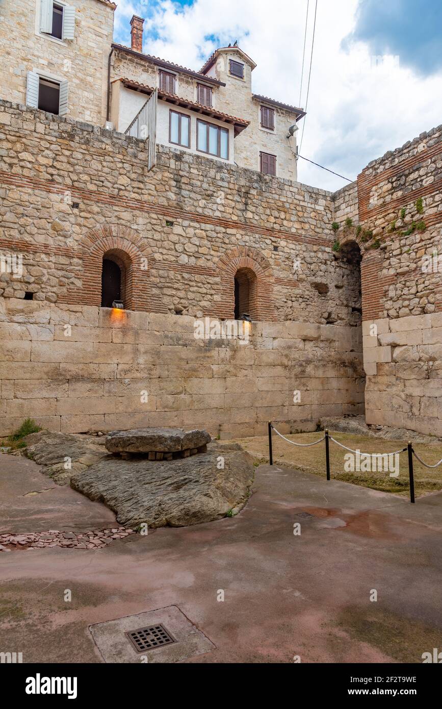 Vaults restored hi-res stock photography and images - Alamy