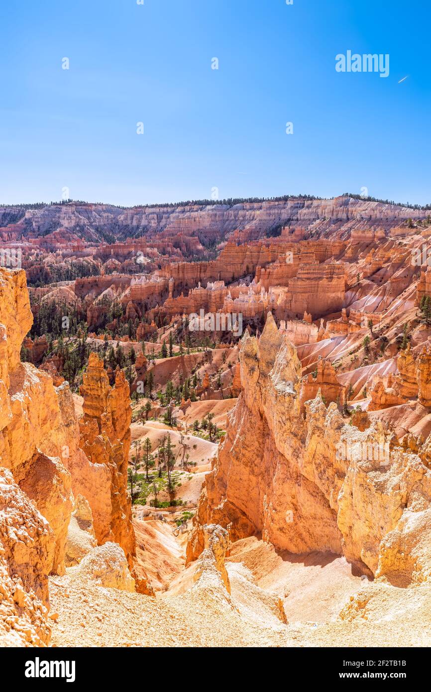 View of amazing hoodoos sandstone formations in scenic Bryce Canyon ...