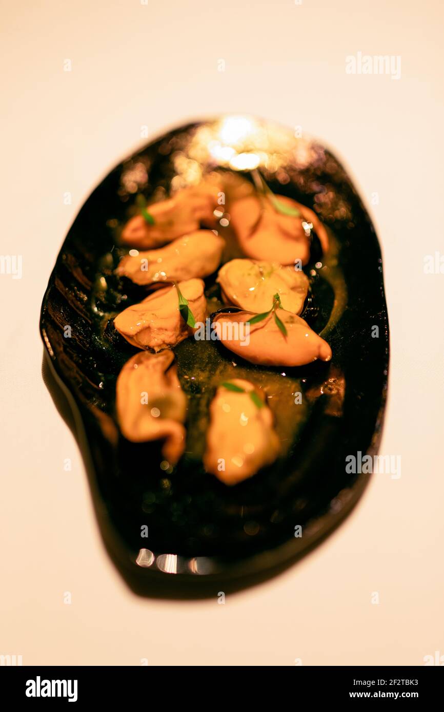 Giant mussel hi-res stock photography and images - Alamy