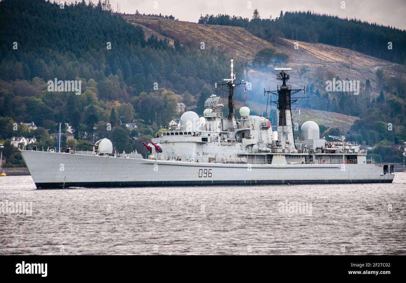 The Type 42 destroyer HMS Gloucester Stock Photo - Alamy