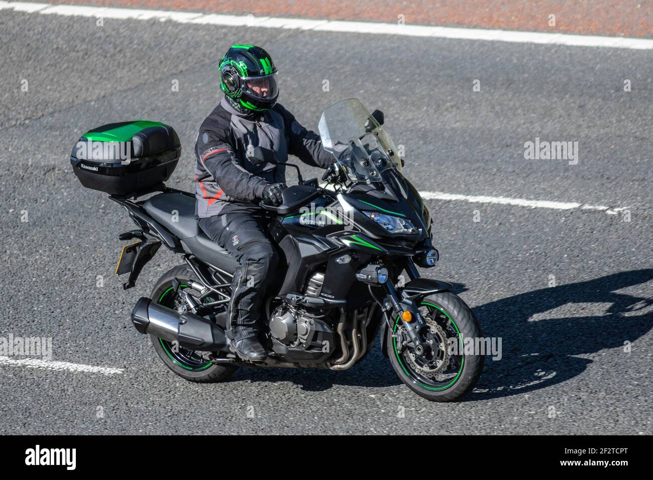 Middleweight cruiser motorcycles hi-res stock photography and images ...