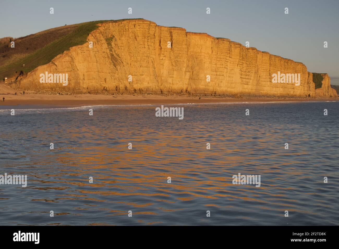 Harbour cliffs hi-res stock photography and images - Alamy