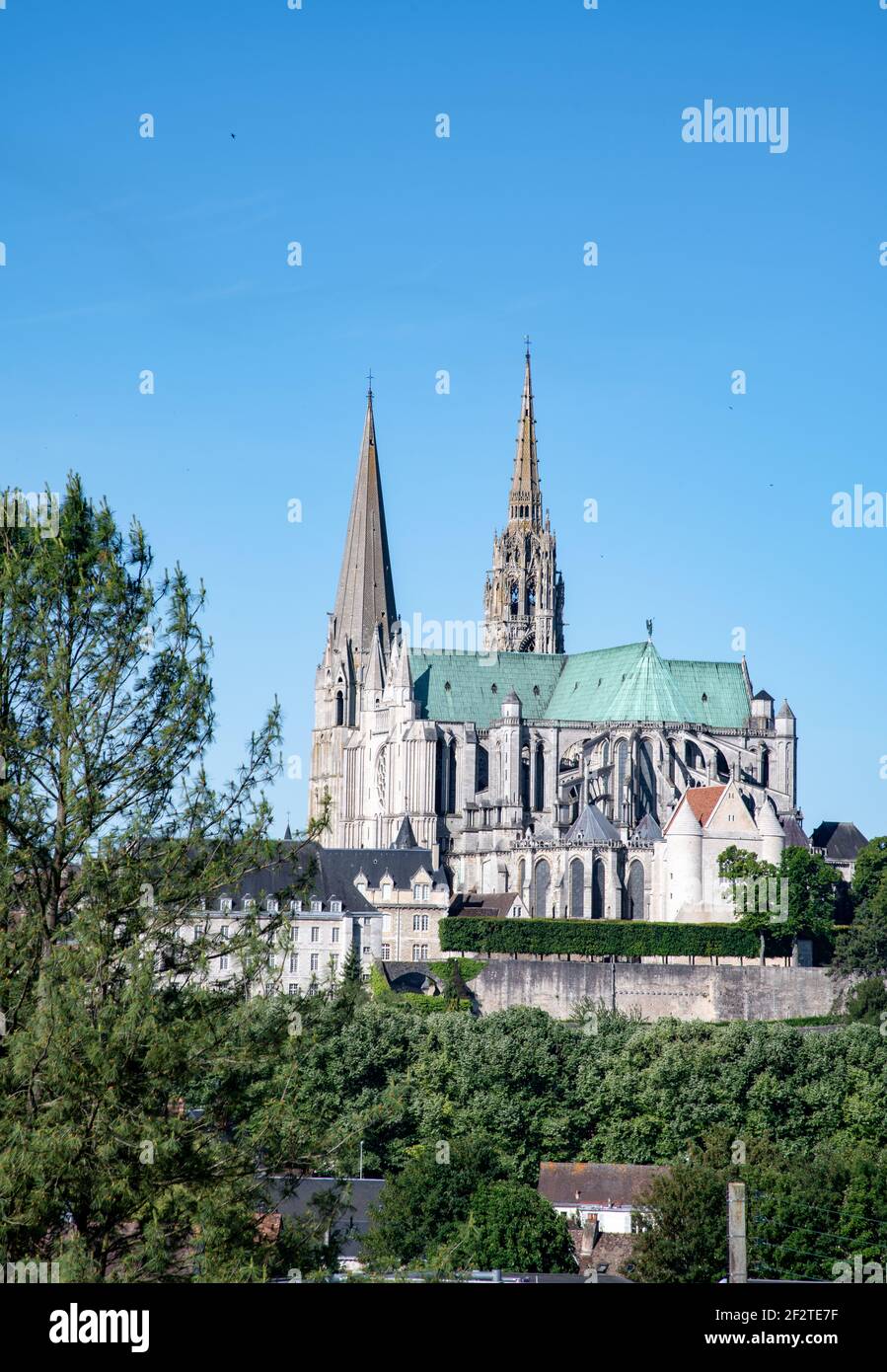 Chartres france village hi-res stock photography and images - Alamy