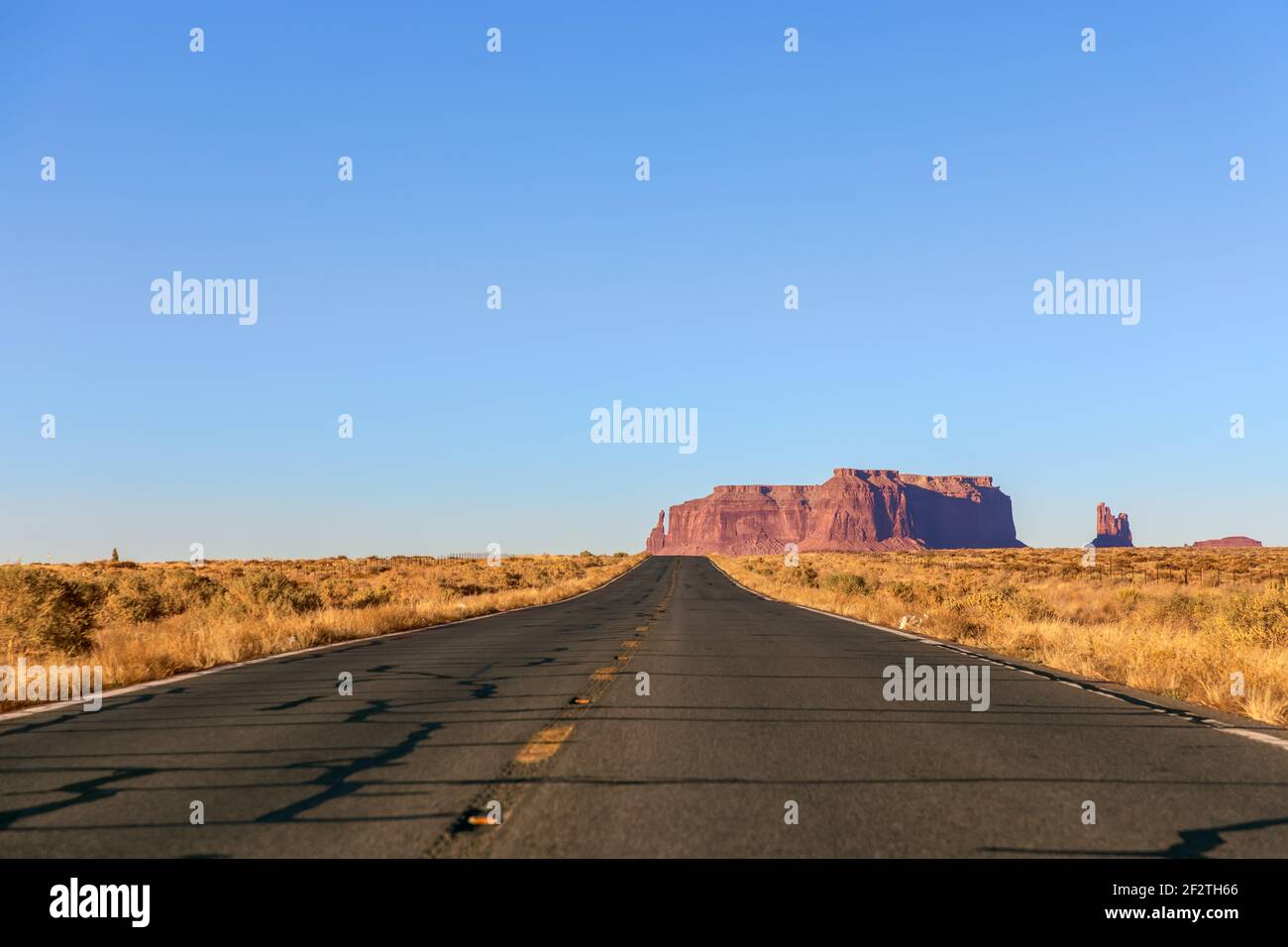 View monument valley highway 163 hi-res stock photography and images ...