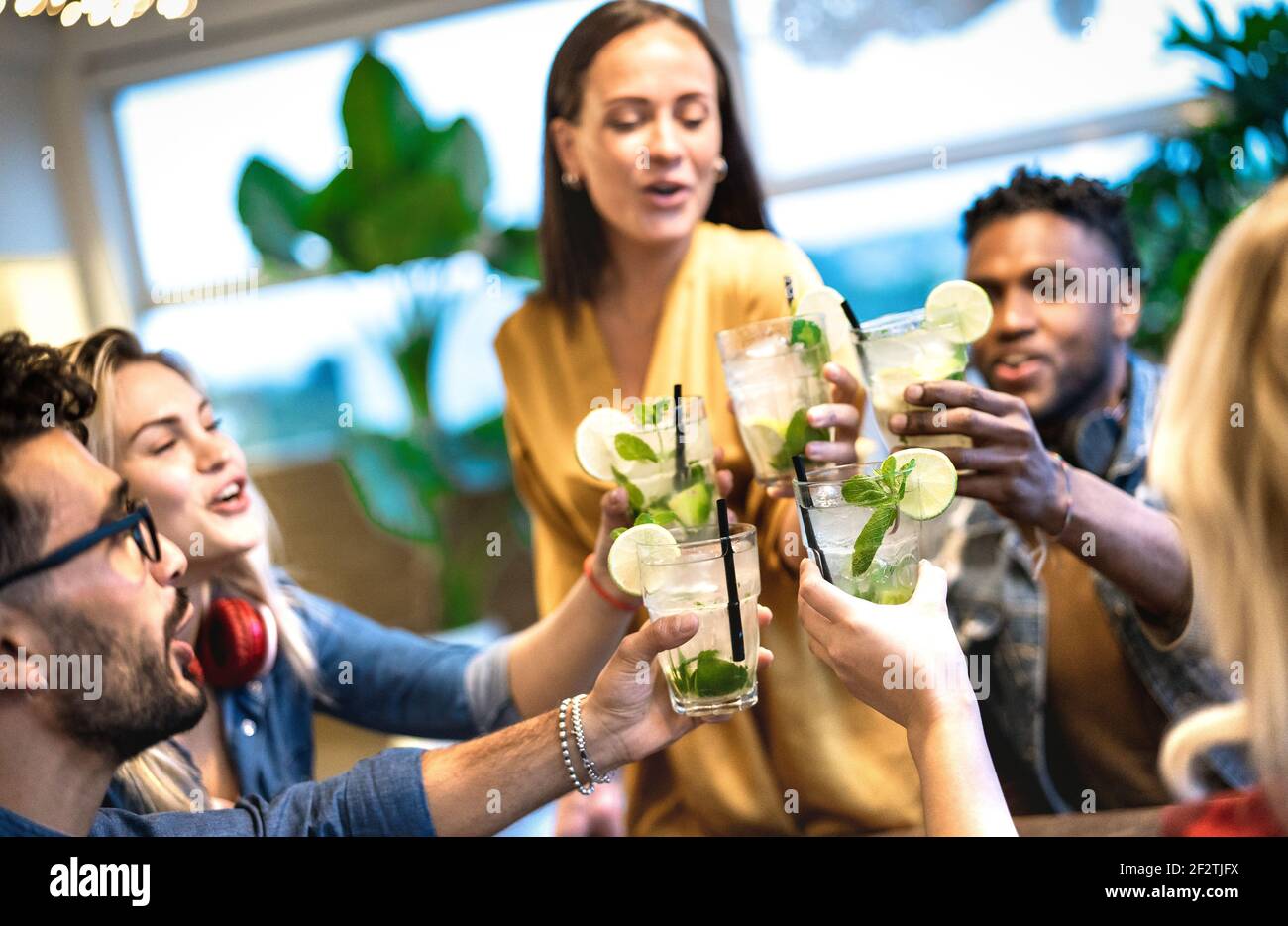 Drunk people at party hi-res stock photography and images - Alamy