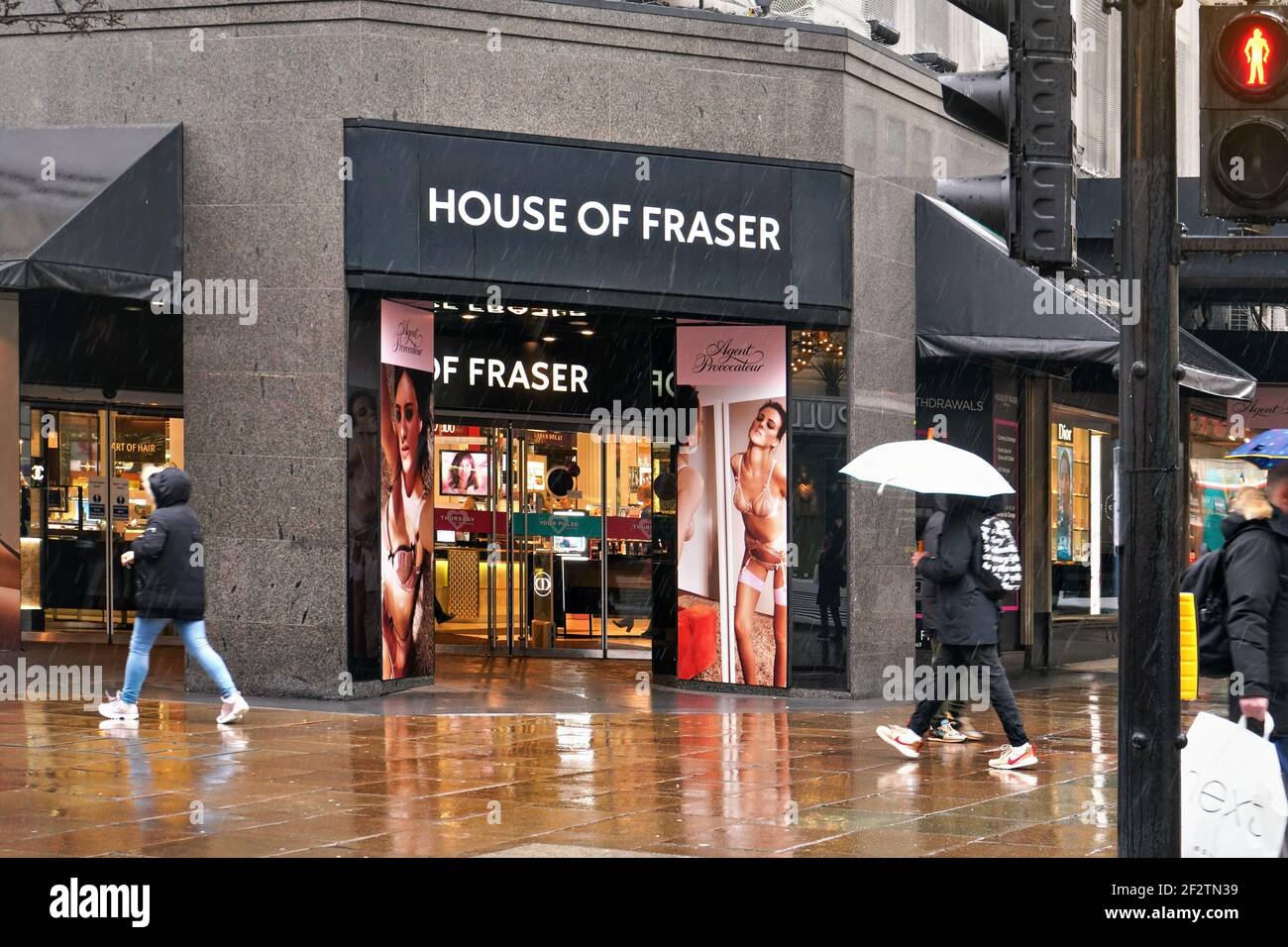 Mall Entrance Front Facade High Resolution Stock Photography and Images ...