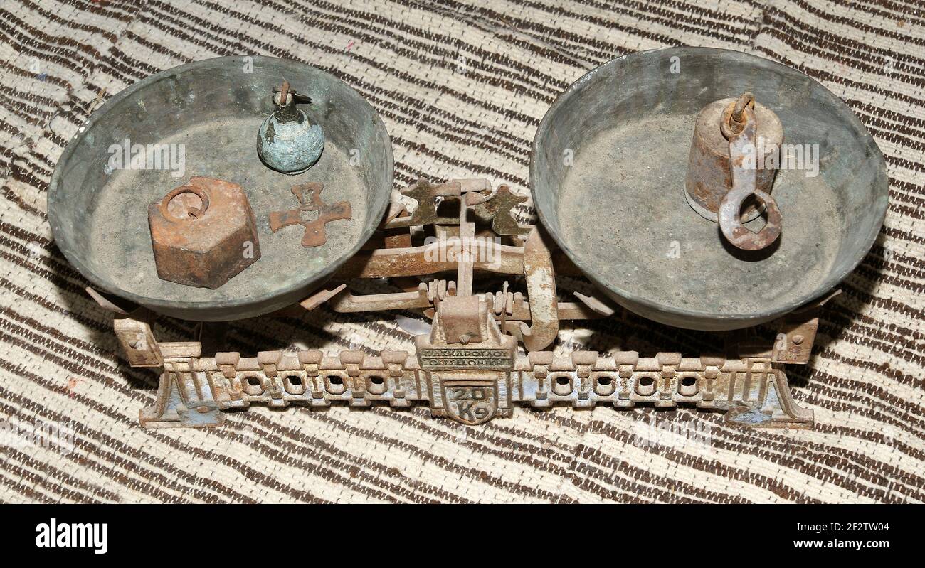 Old-fashioned balance scale Stock Photo - Alamy