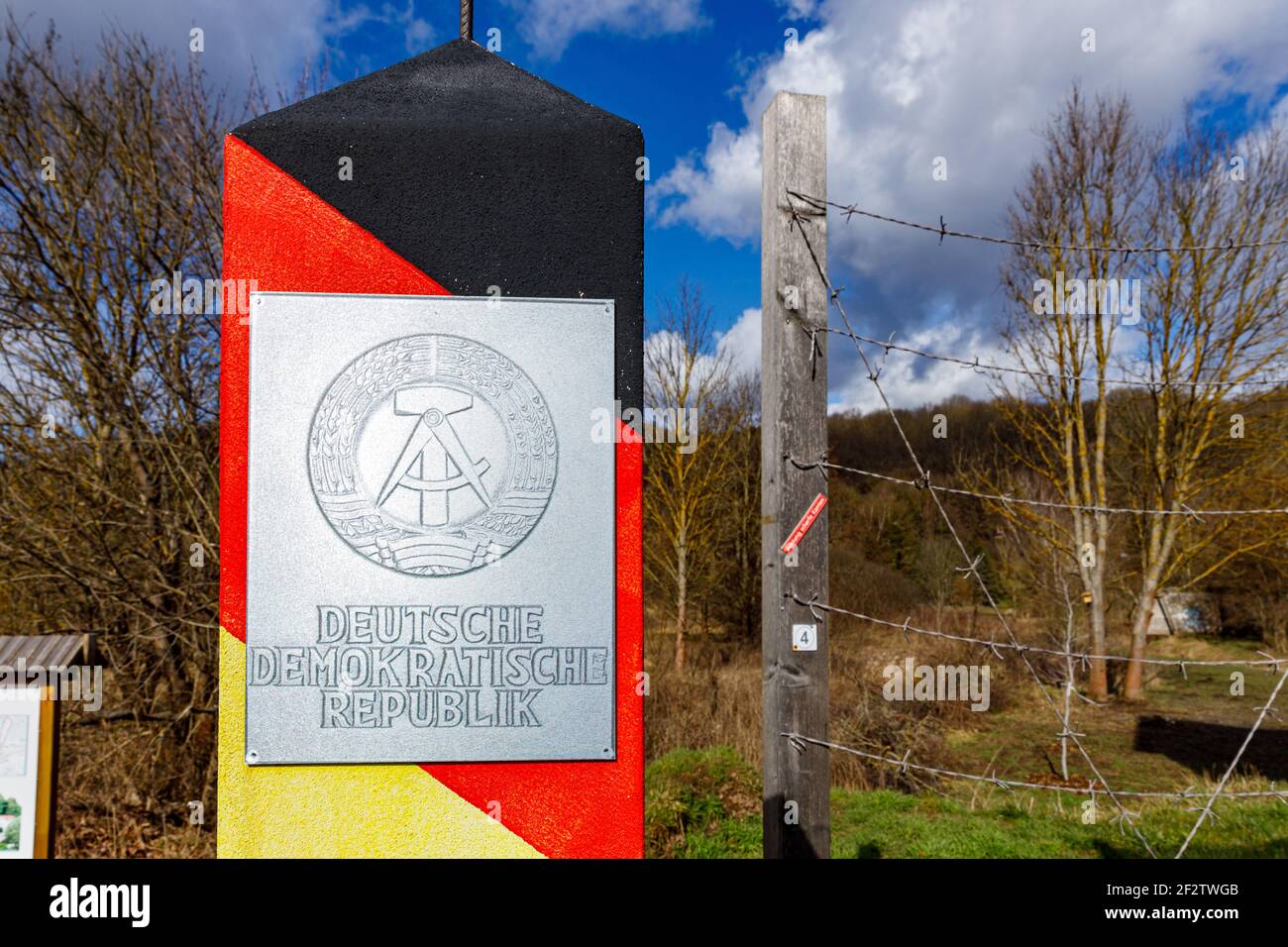 German border sign hi-res stock photography and images - Alamy