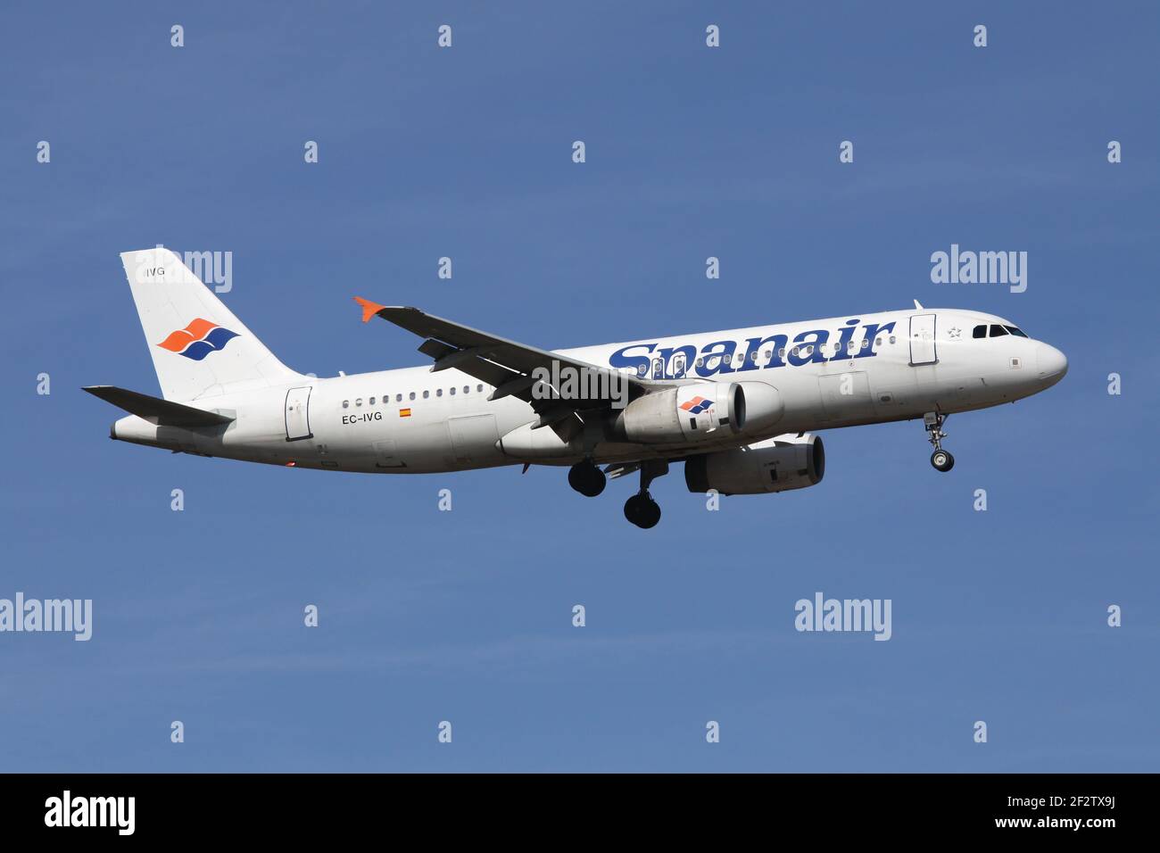 Spanair Airbus A320-200 with registration EC-IVG on final for runway ...