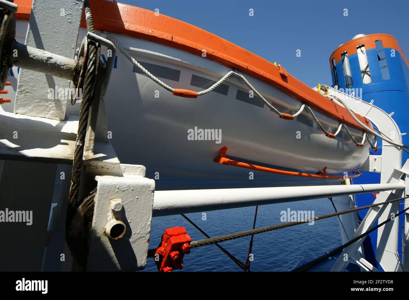 Lifeboats on a large passenger ship Stock Photo - Alamy