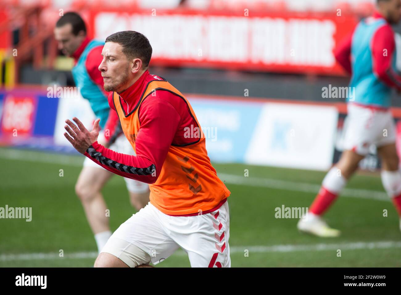 LONDON, UK: MARCH 13TH: Jason Pearce of Charlton warms up during the ...