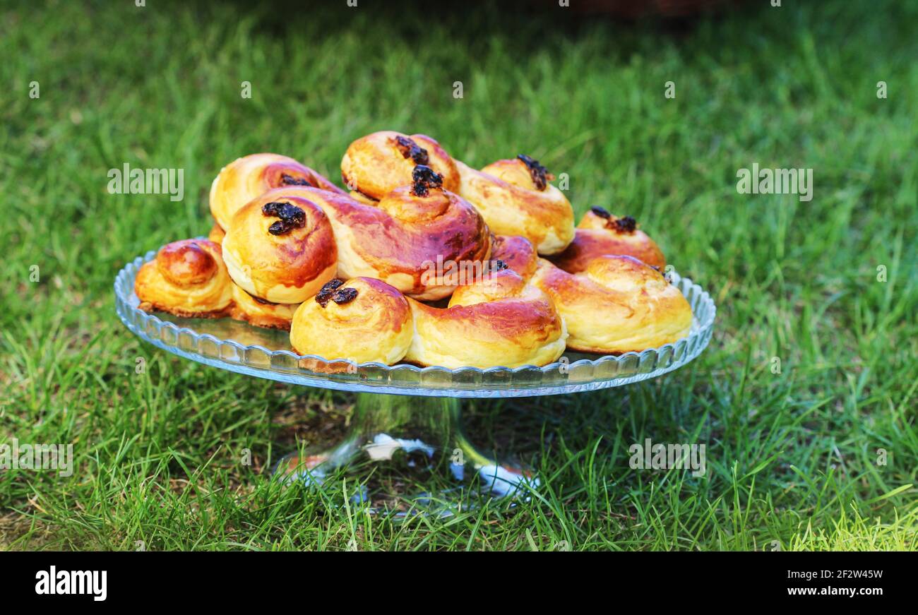 Swedish lussebulle hi-res stock photography and images - Alamy