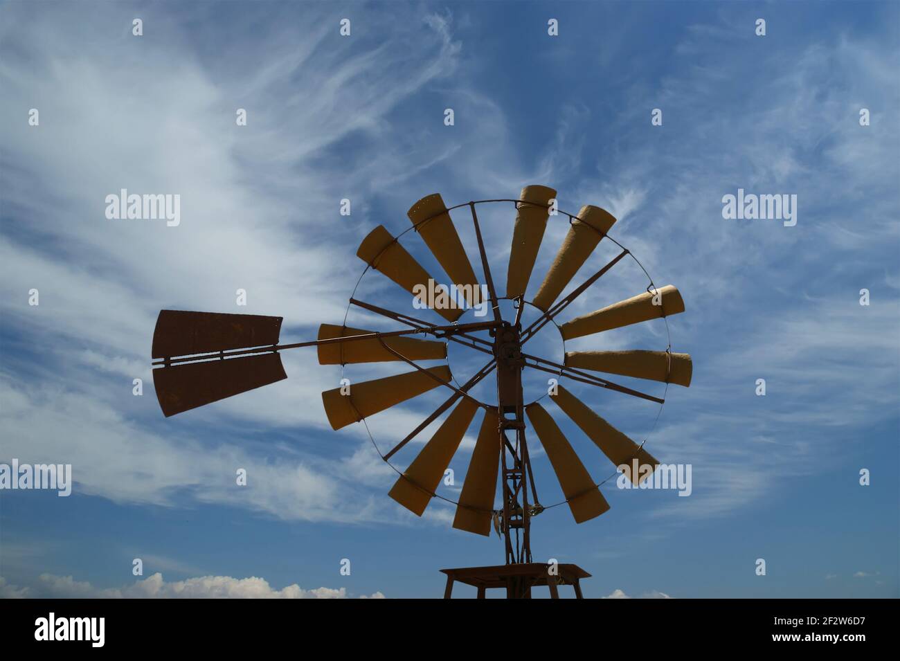 Old ranch windmill Stock Photo - Alamy
