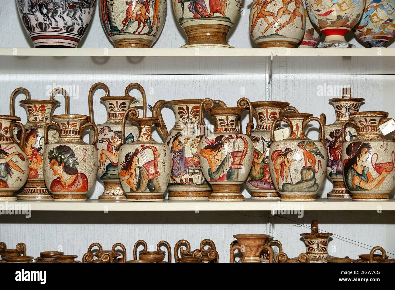 Ceramics souvenir shop, traditional Greek vases Stock Photo - Alamy