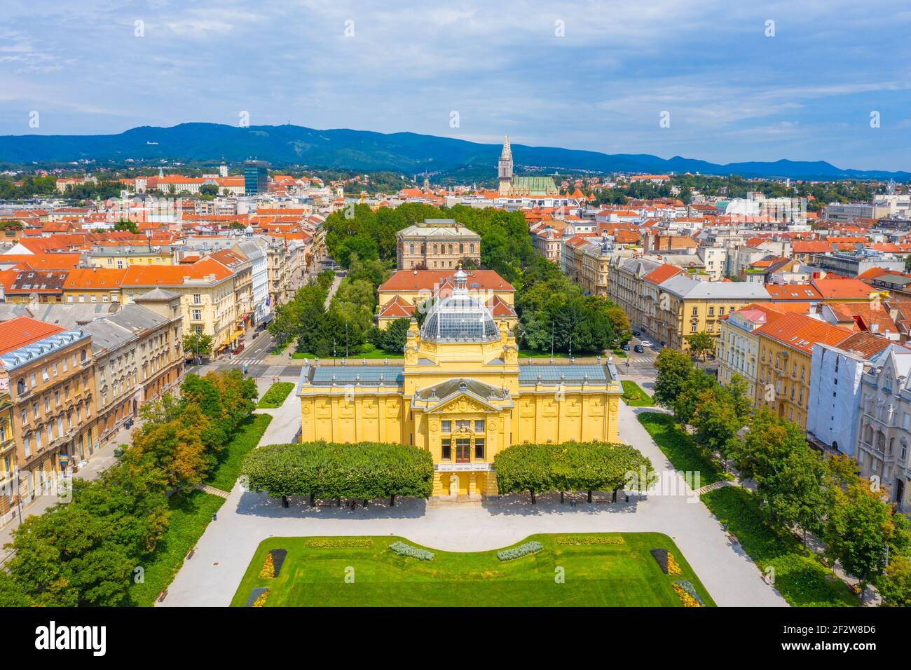 Panorama of Croatian capital Zagreb Stock Photo - Alamy