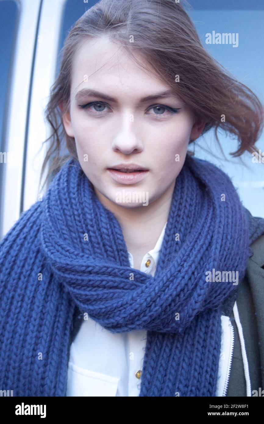 Beauty portrait of fashion model. Beauty portrait No Makeup. Clean Skin ...