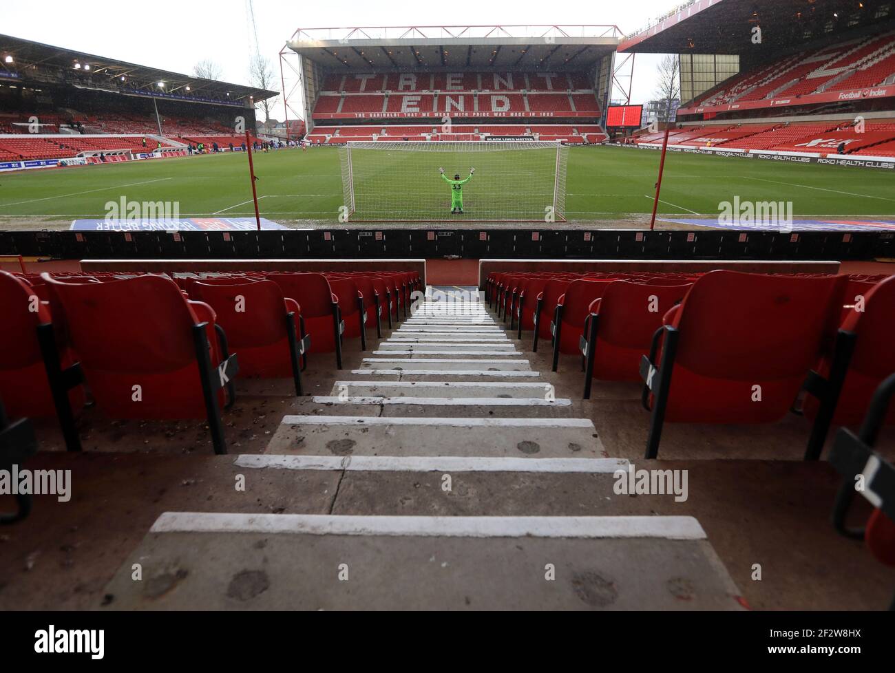 Reading goalkeeper Rafael Cabral kneels in the goal at half time during ...