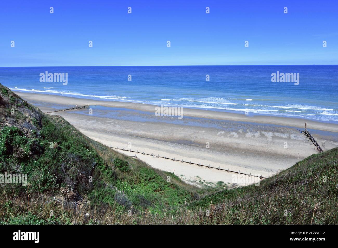 Mundesley cliff erosion hi-res stock photography and images - Alamy