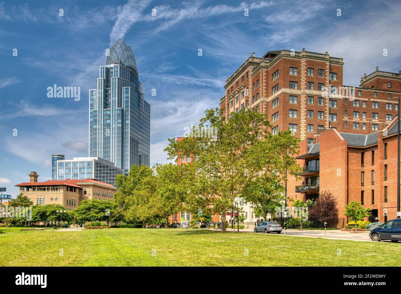 Great American Tower at Queen City Square dominates the Cincinnati ...