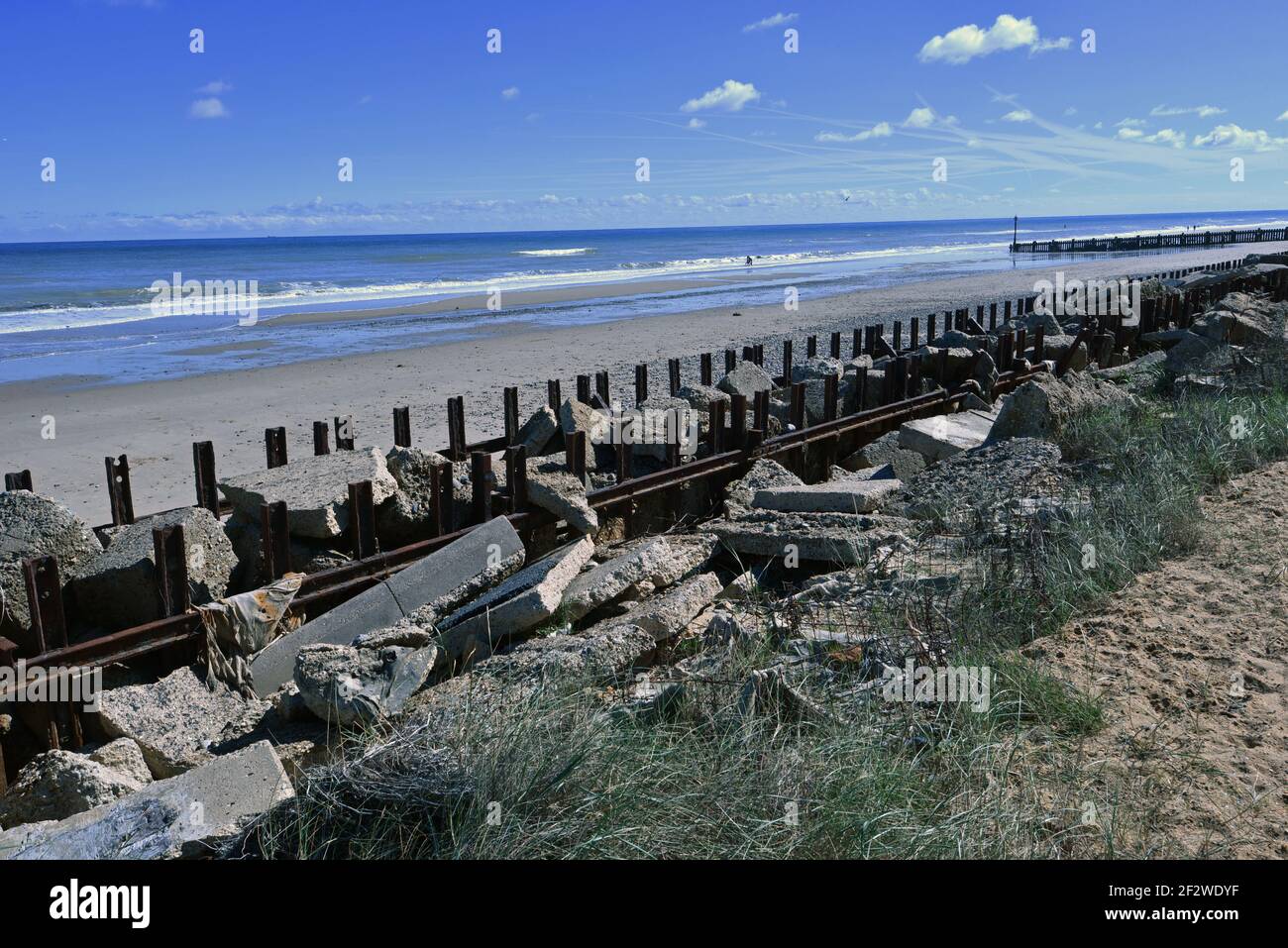 metal & concrete sea defences at Mundesley, Norfolk Stock Photo - Alamy