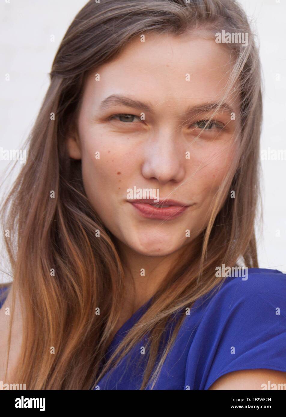 Beauty portrait of fashion model. Beauty portrait No Makeup. Clean Skin ...