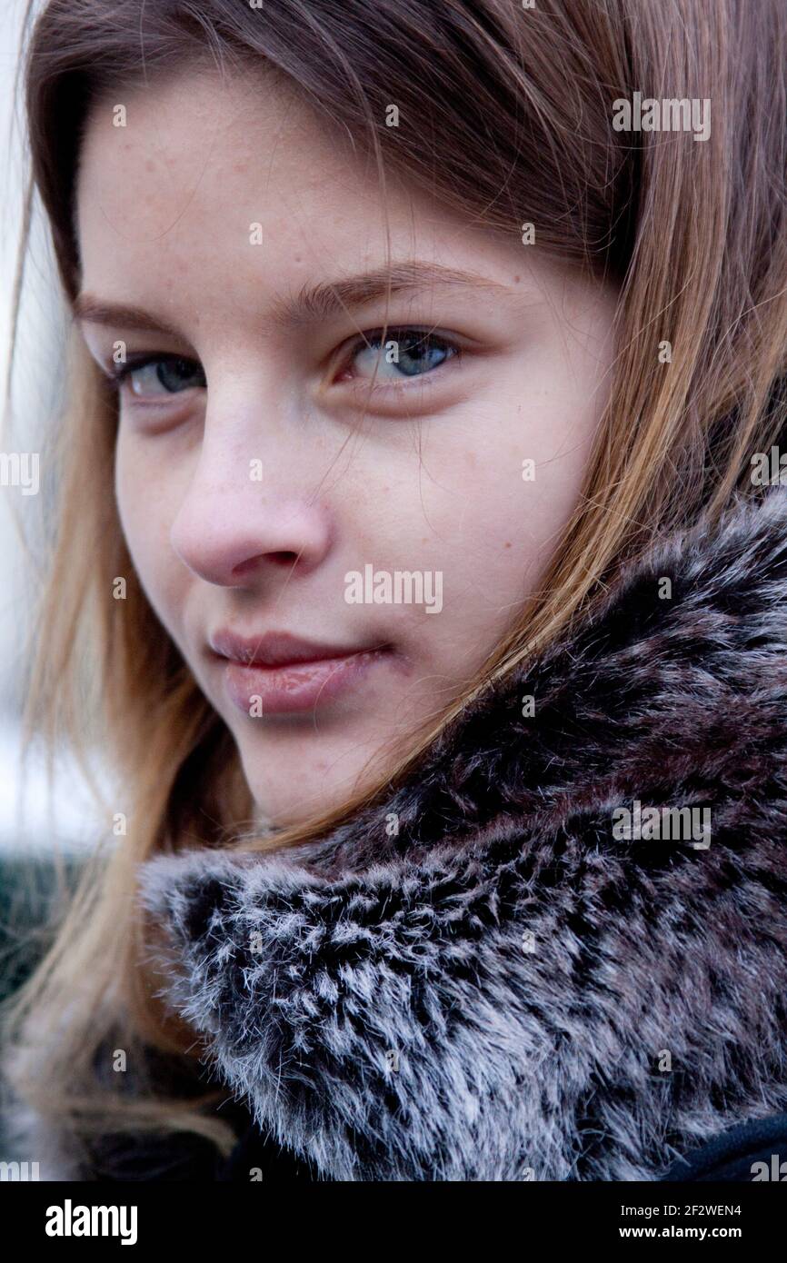 Beauty portrait of fashion model. Beauty portrait No Makeup. Clean Skin ...