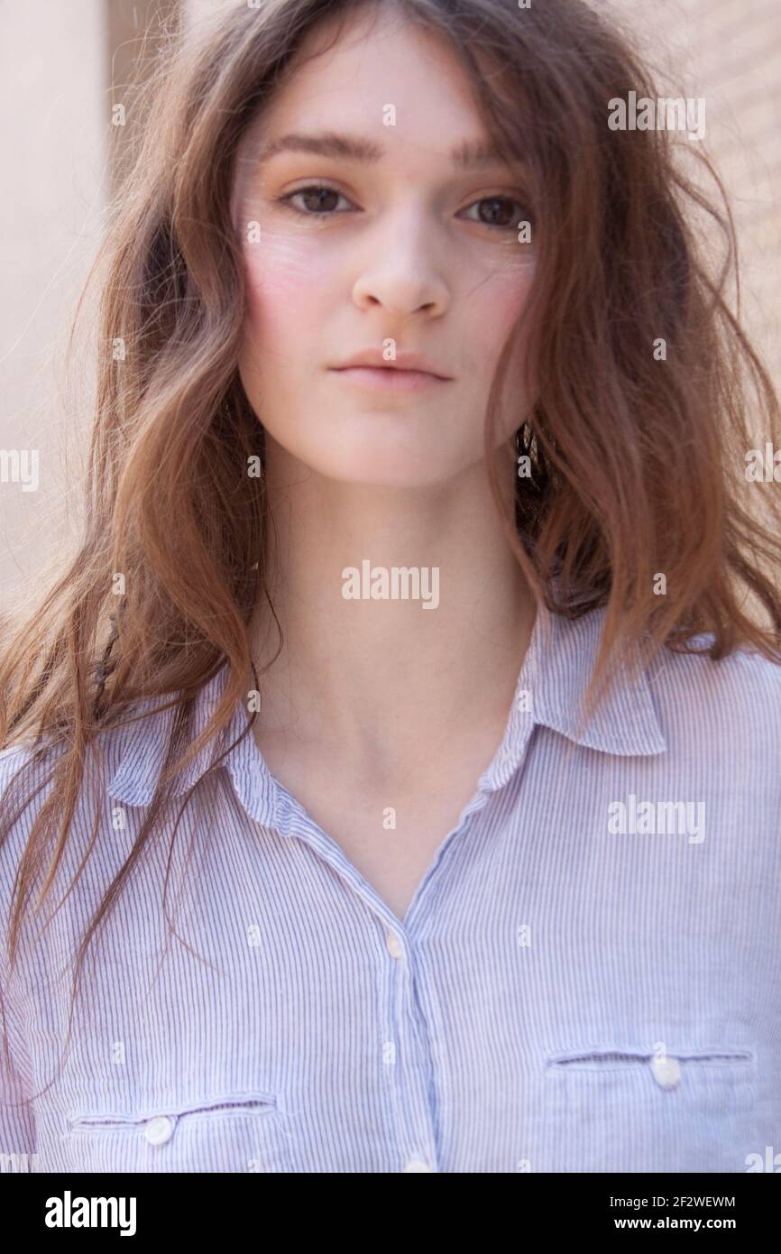 Beauty portrait of fashion model. Beauty portrait No Makeup. Clean Skin ...