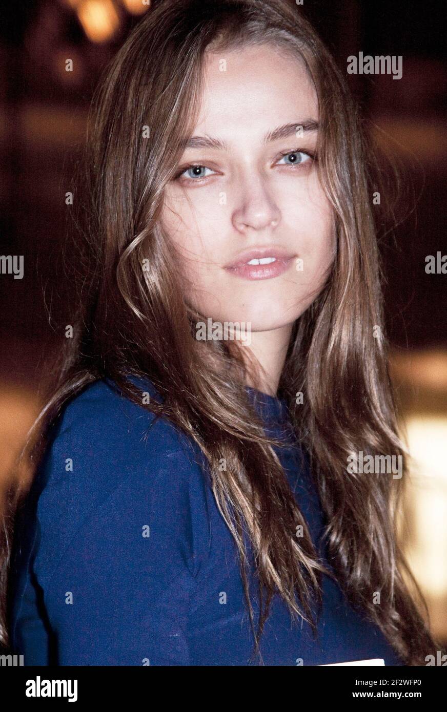 Beauty portrait of fashion model. Beauty portrait No Makeup. Clean Skin ...