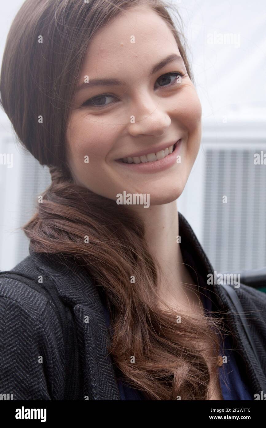 Beauty portrait of fashion model. Beauty portrait No Makeup. Clean Skin ...