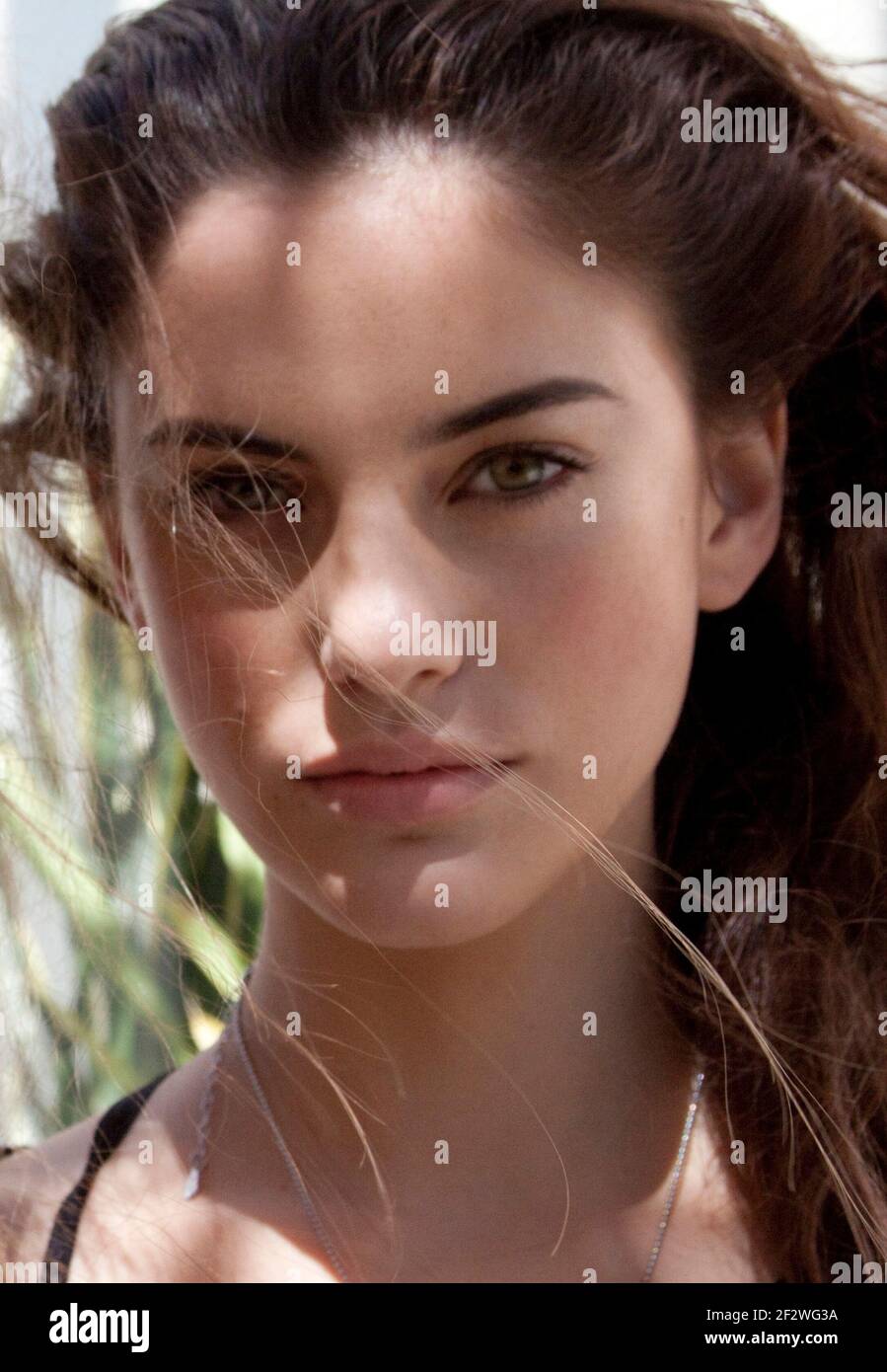 Beauty portrait of fashion model. Beauty portrait No Makeup. Clean Skin ...