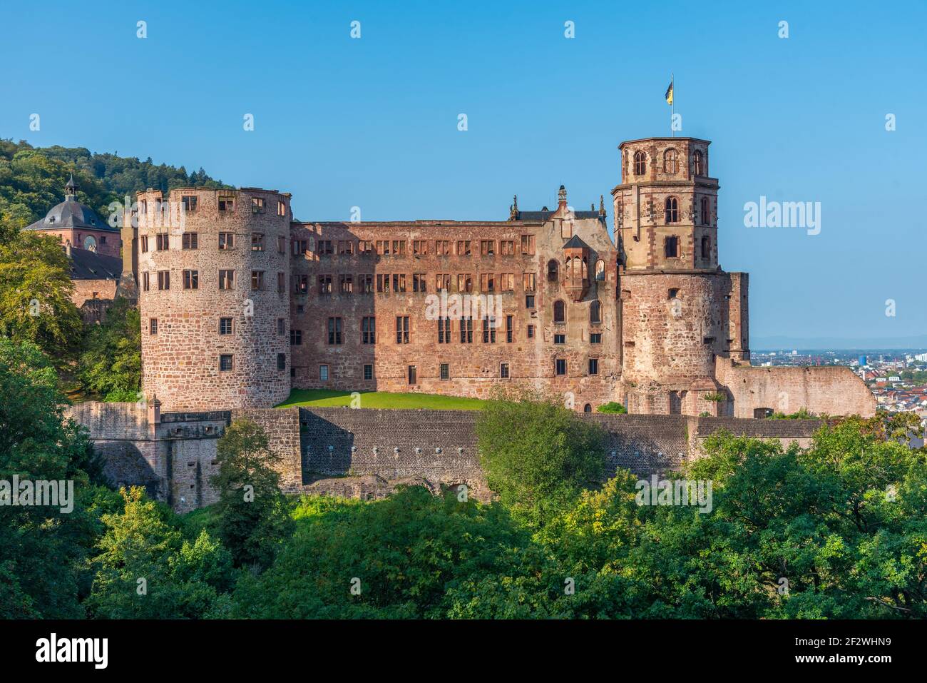 Heidelberger castle in the night hi-res stock photography and images ...