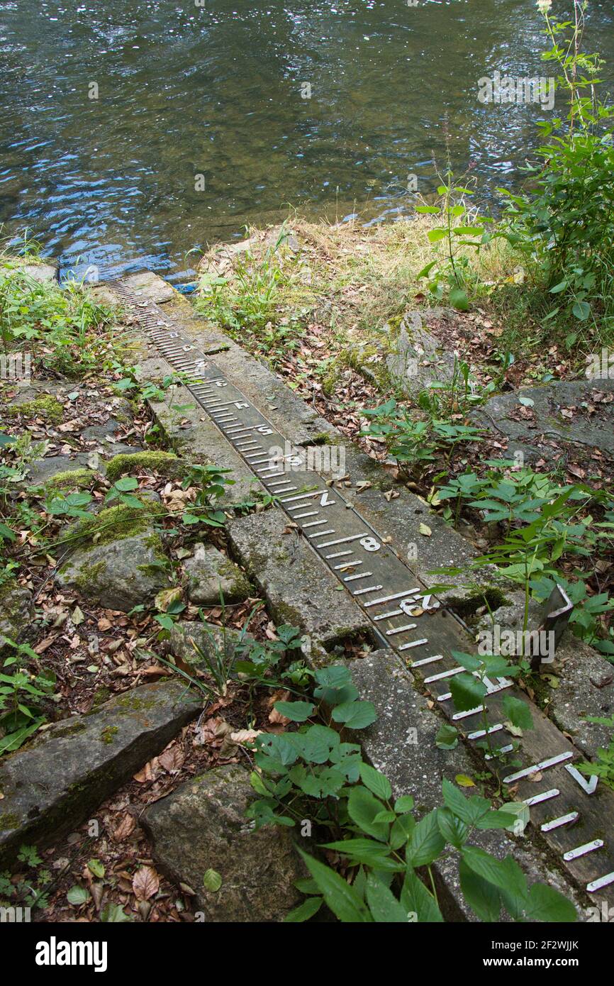 Measuring scale water level scale hi-res stock photography and images ...