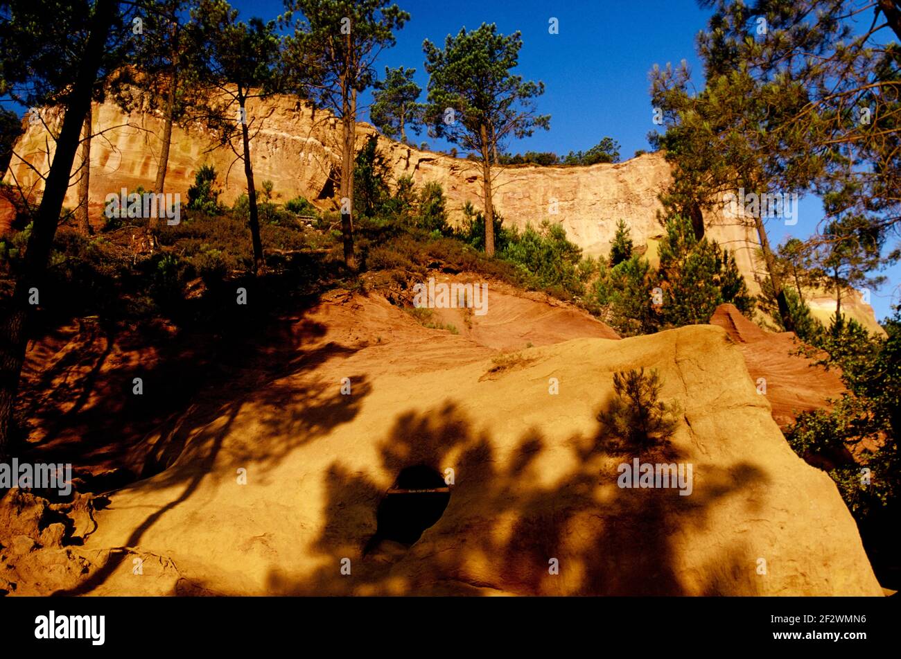 Rustrel colorado provencal hi-res stock photography and images - Alamy