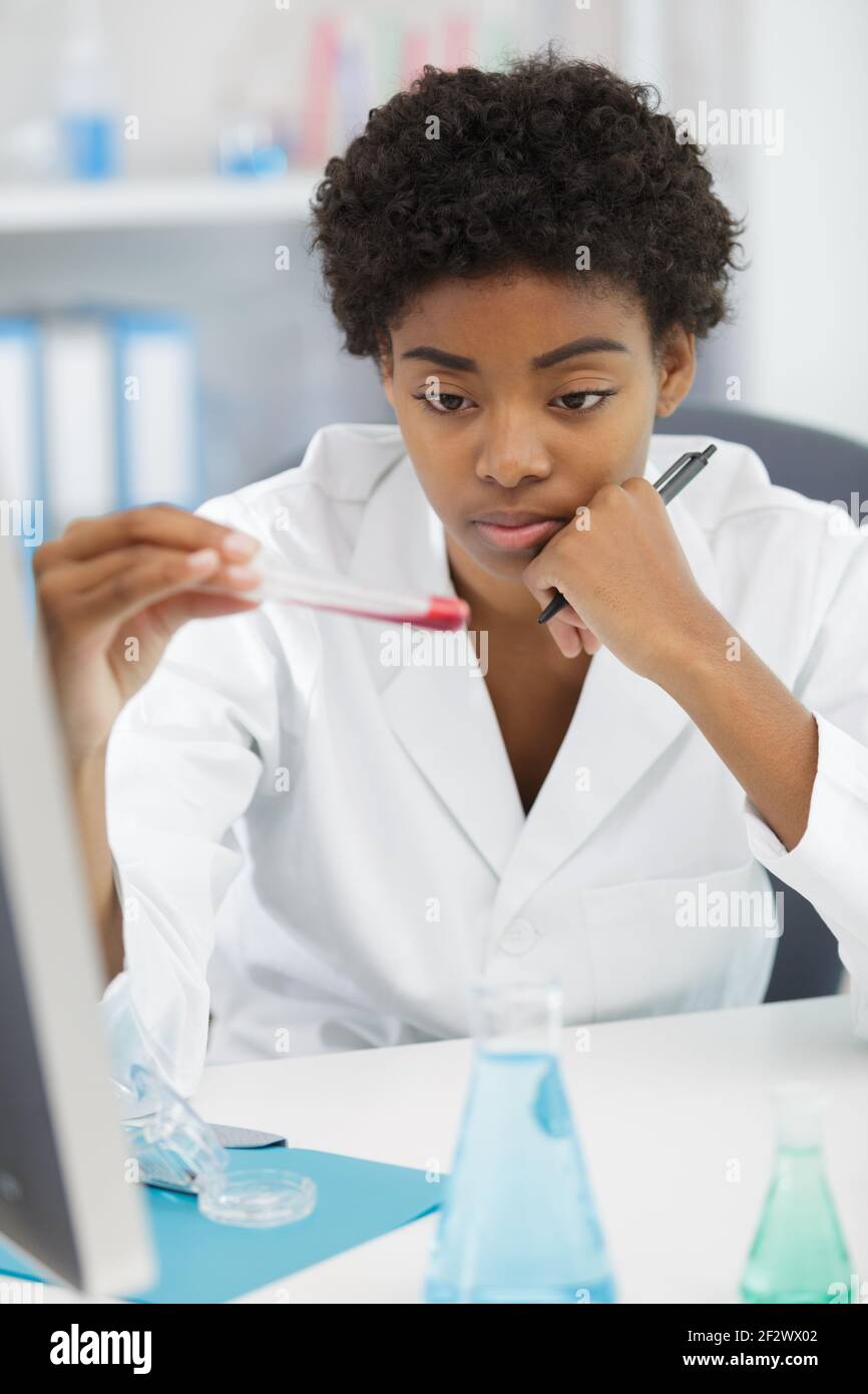 Young doctor doing blood hi-res stock photography and images - Alamy
