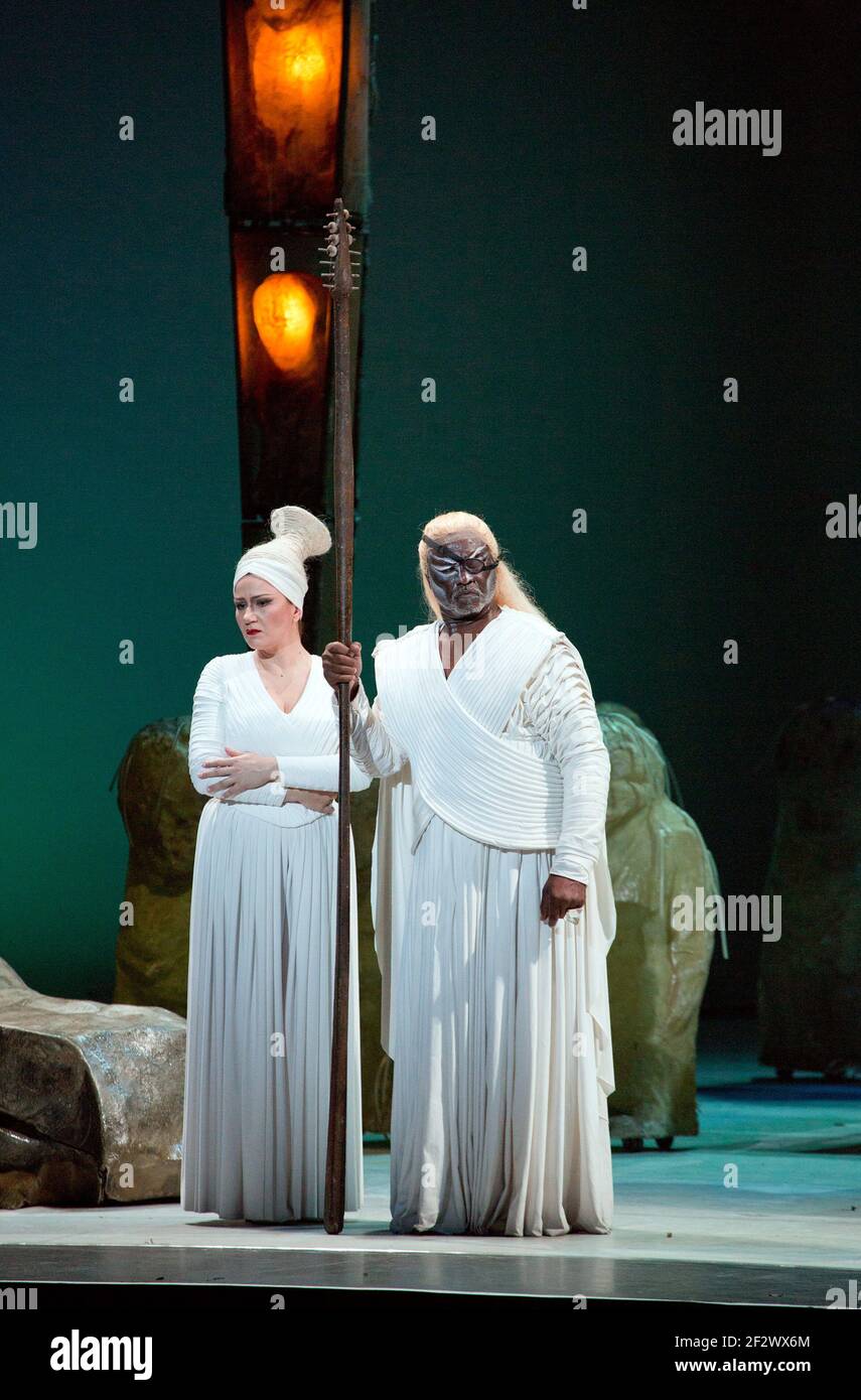 Ekaterina Gubanova (Fricka), Willard White (Wotan) in DAS RHEINGOLD by ...