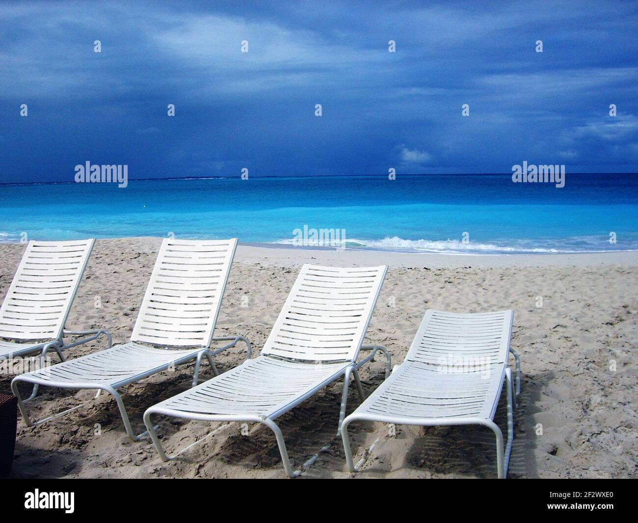 Iles turquoises hi-res stock photography and images - Alamy
