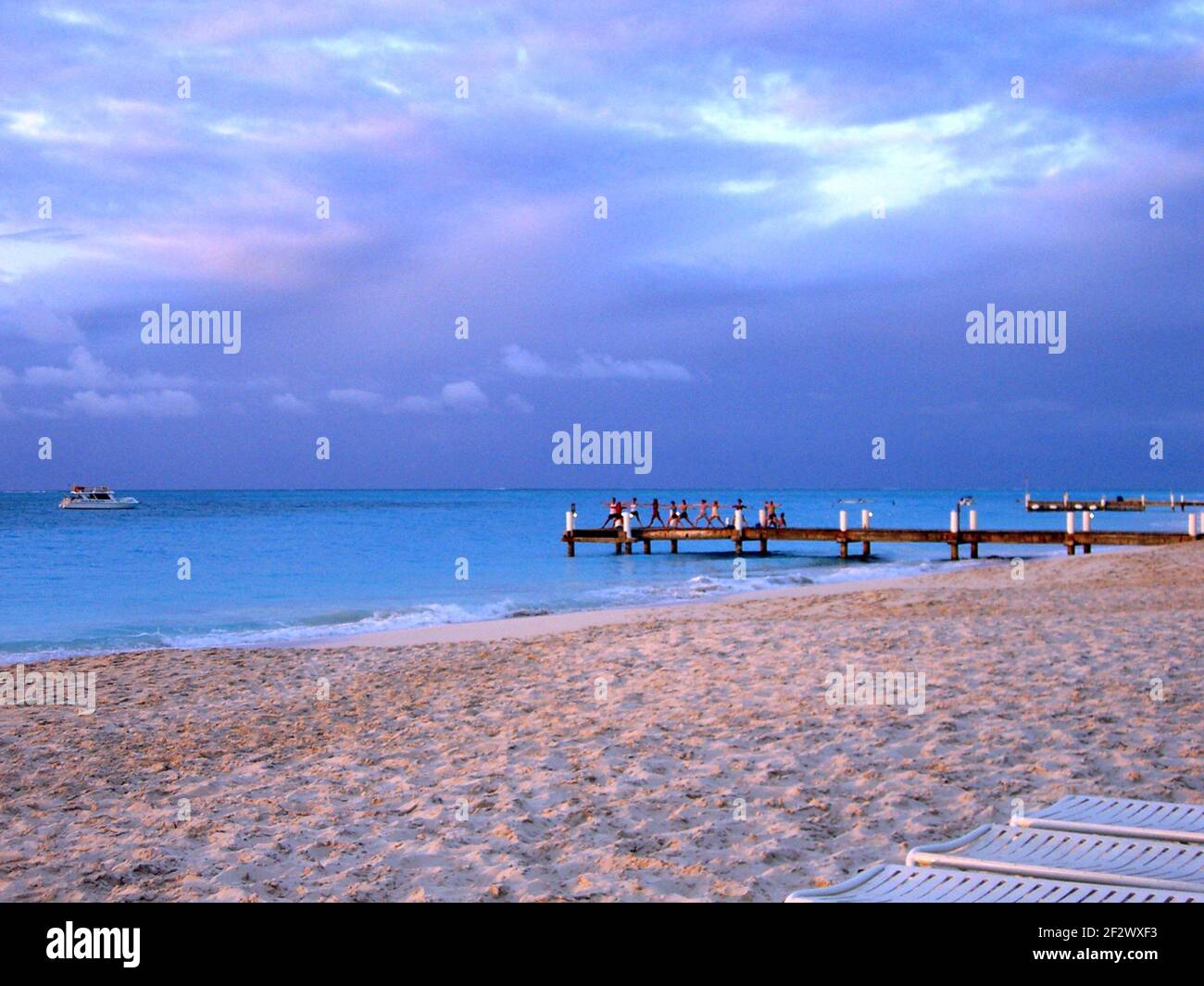Iles turquoises hi-res stock photography and images - Alamy