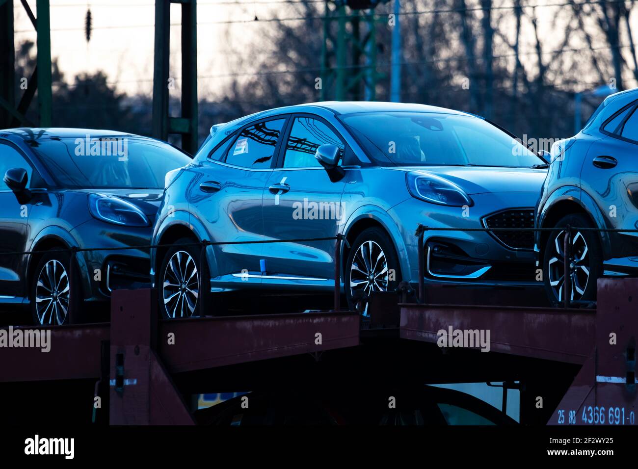 New Ford Puma ST-Line 2021. Creative sunset low light photoshoot. Part ...