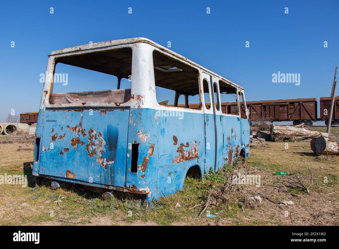 Bus rusted abandoned hi-res stock photography and images - Alamy