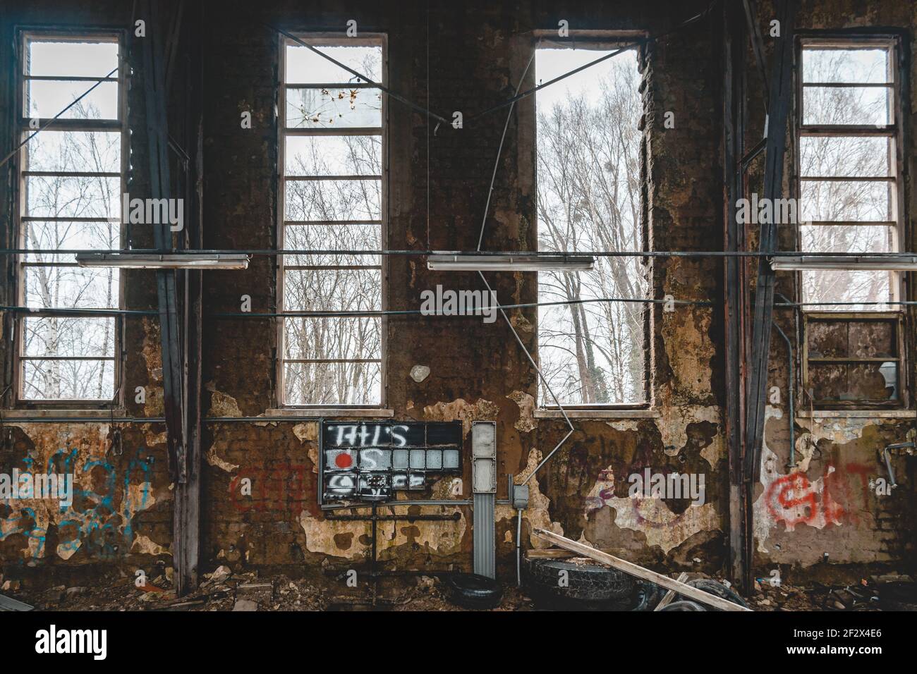Abandoned building lots graffiti hi-res stock photography and images ...