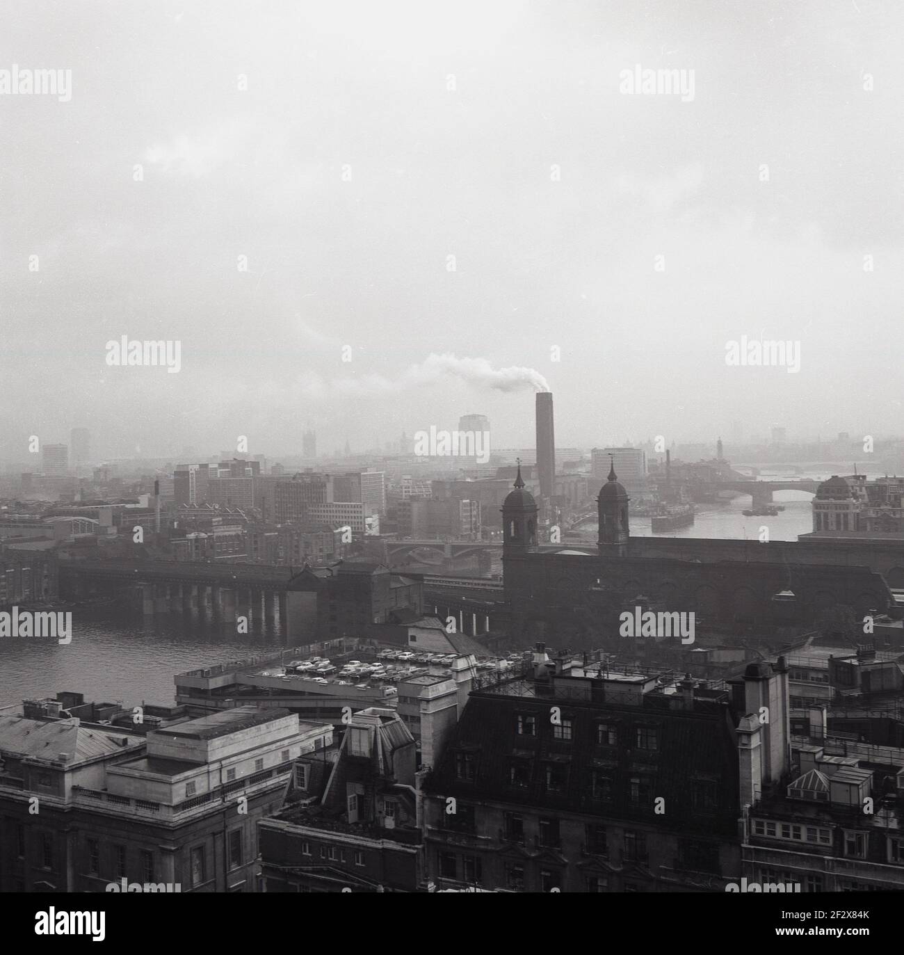Black and white view of london hi-res stock photography and images - Alamy
