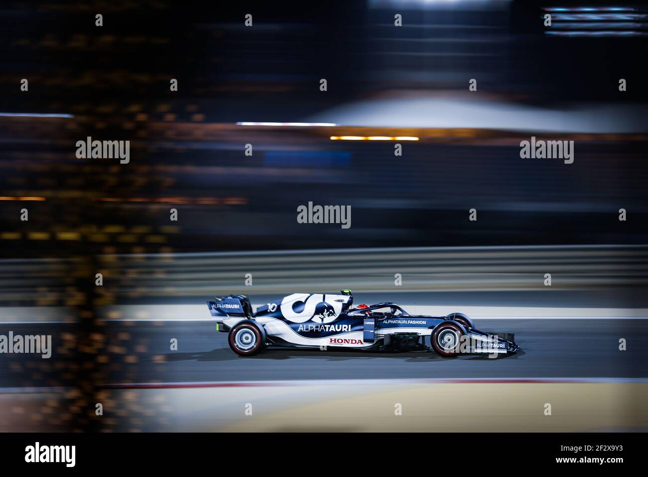 10 GASLY Pierre (fra), Scuderia AlphaTauri Honda AT02, action during ...