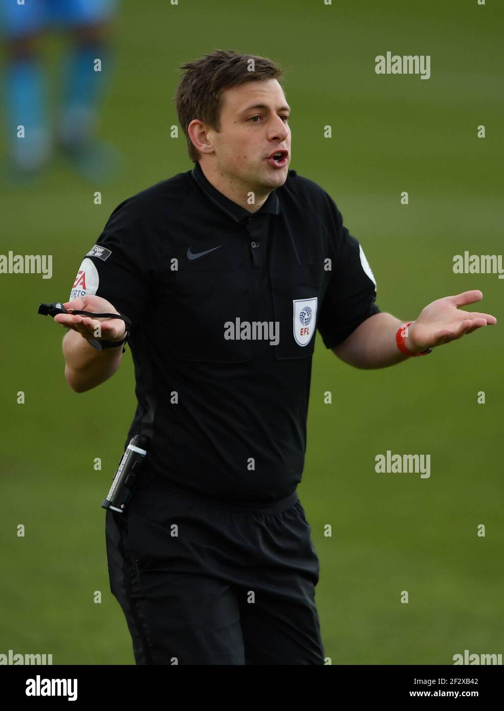 Josh smith referee hi-res stock photography and images - Alamy