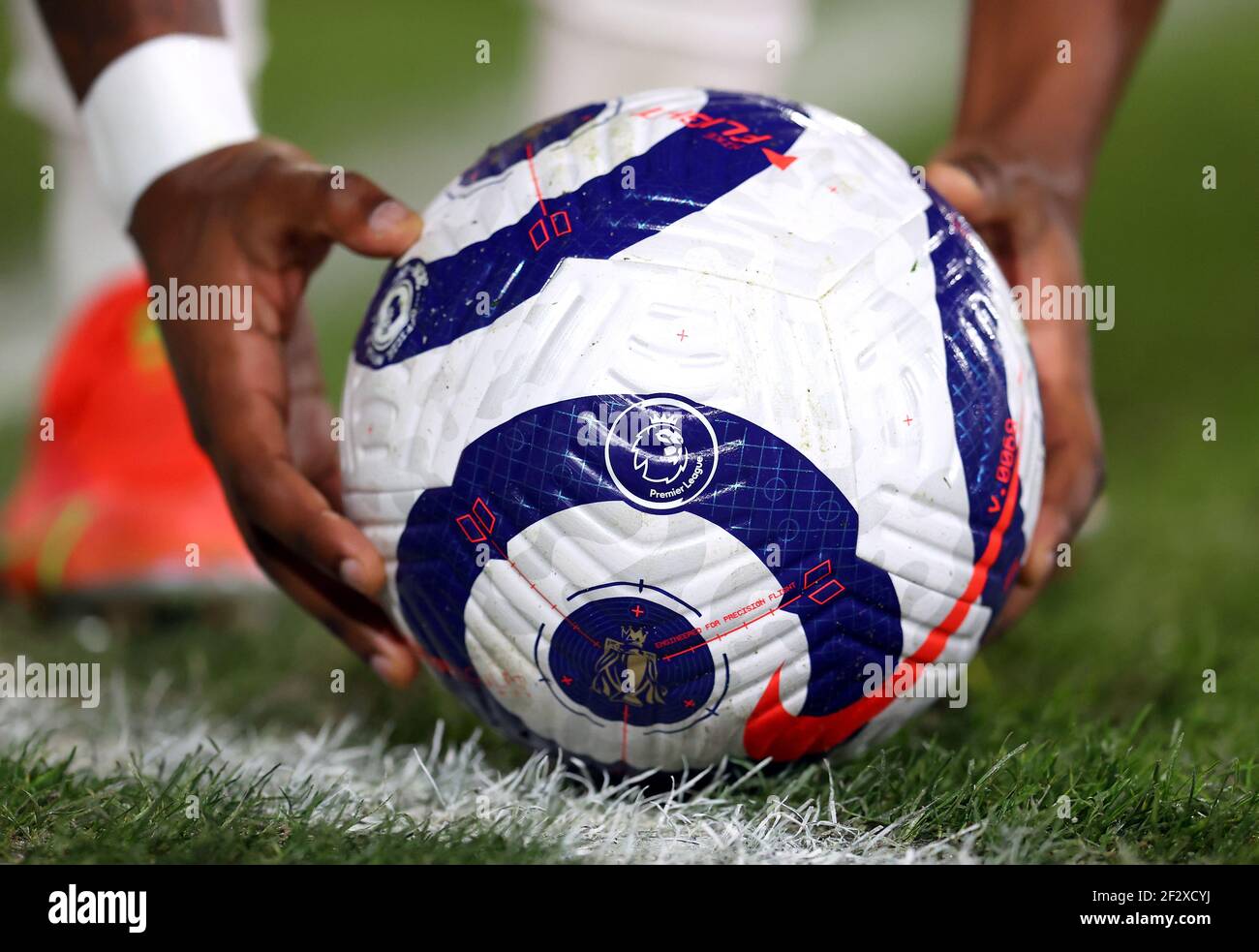 Prior to corner kick hi-res stock photography and images - Alamy