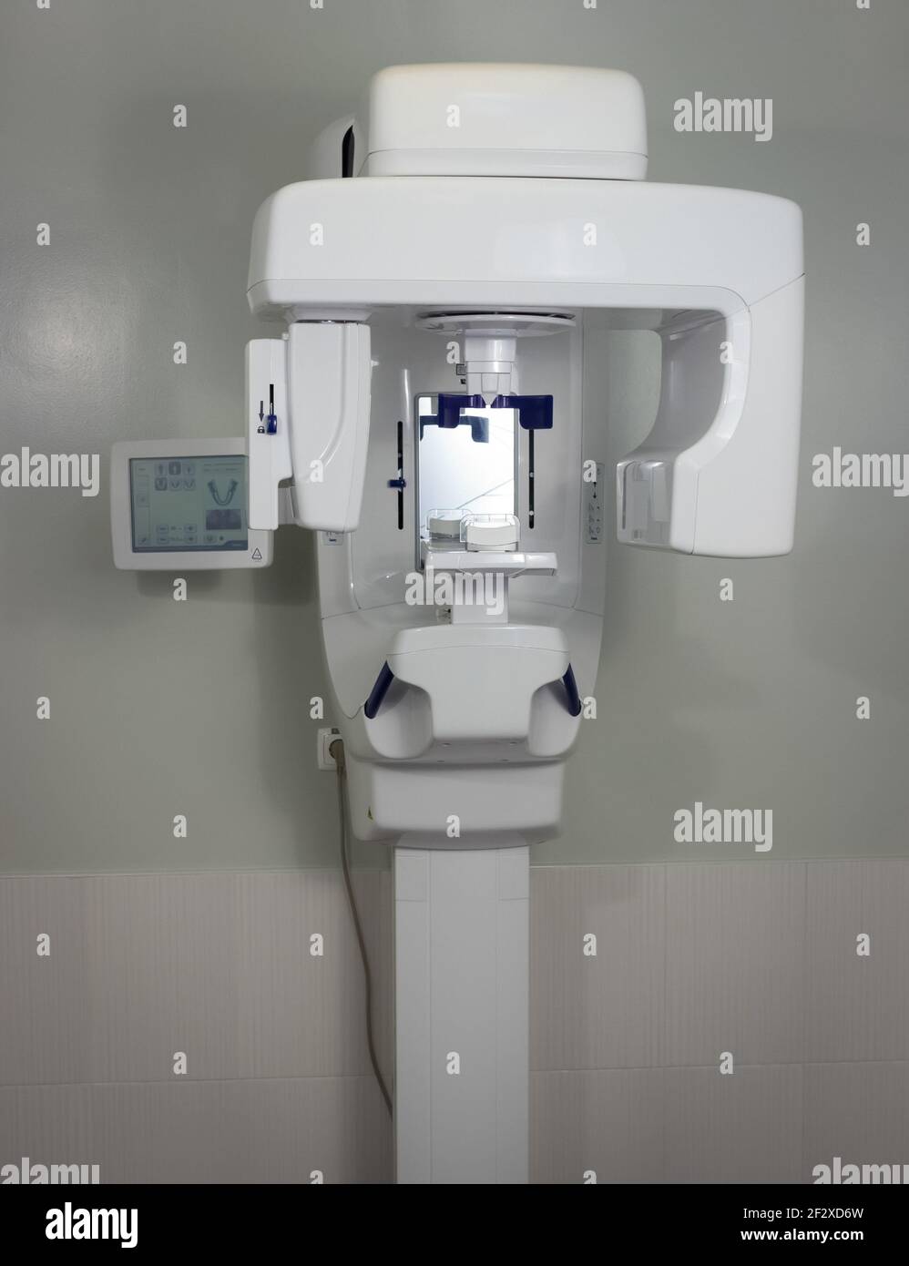Dental digital tomography X-ray teeth Creating a panoramic picture of ...