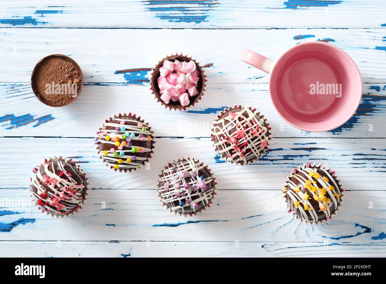 Hot cocoa bombs hi-res stock photography and images - Alamy
