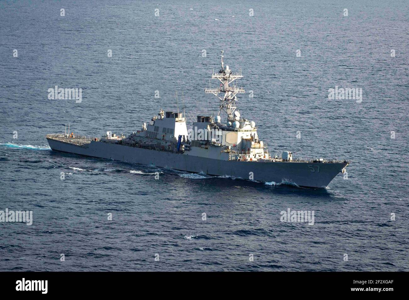 The U.S. Navy Arleigh-Burke class guided-missile destroyer USS Mitscher ...